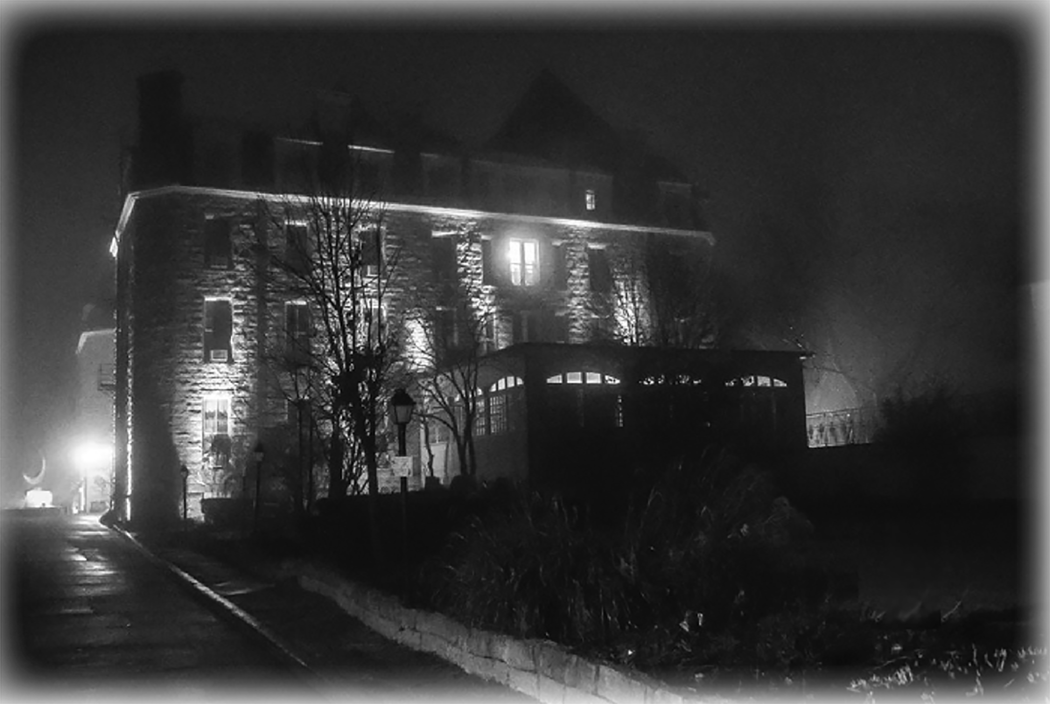 America's Most Haunted Hotel - Nightly Ghost Tours | Travel Eureka Springs
